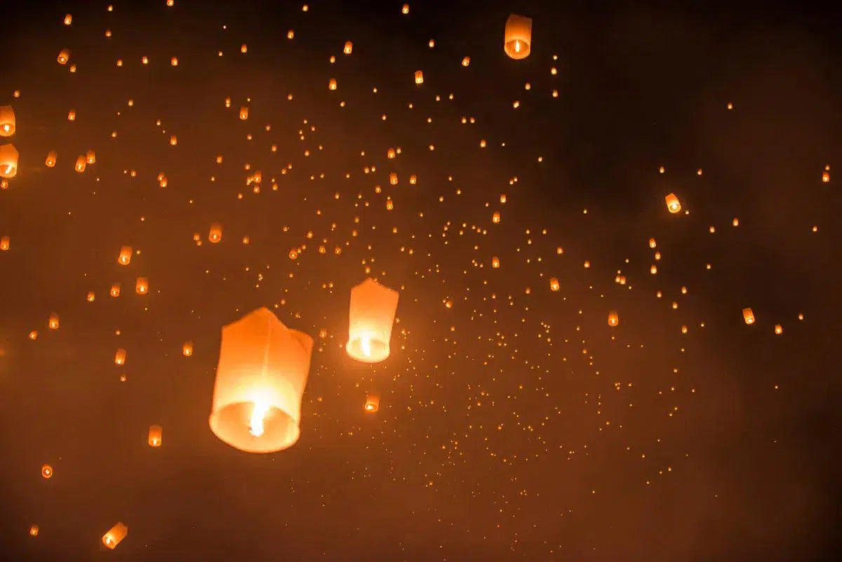Yi Peng Festival #3, by Garret Suhrie – PurePhoto