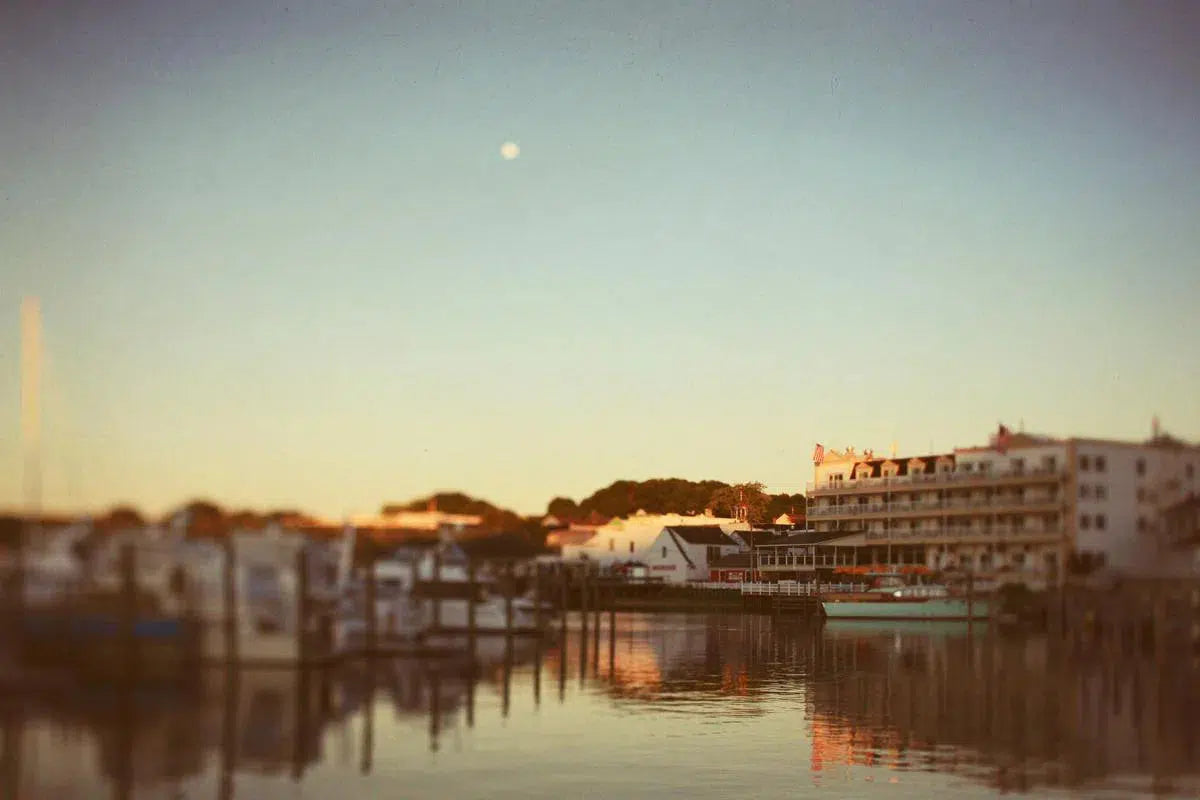 harbor moon, by Alicia Bock – PurePhoto